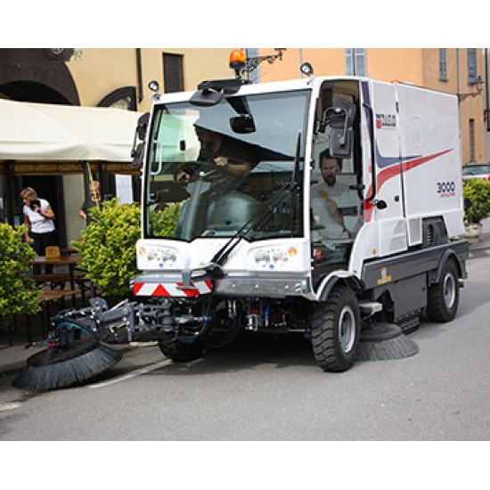 Masina de maturat si aspirat stradala dulevo 3000